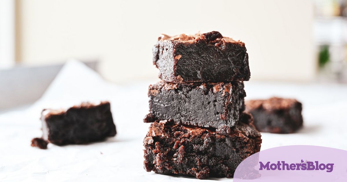 Συνταγή για ζουμερό brownie χωρίς ζάχαρη και βούτυρο - Mothersblog.gr