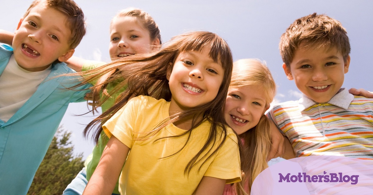 3 απλά κόλπα για να κάνετε το παιδί σας πιο κοινωνικό, σύμφωνα με ...